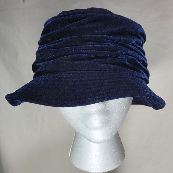 betmar | Accessories | Nwt Betmar Tanzanite Hat Is A Velvet Ruched ...